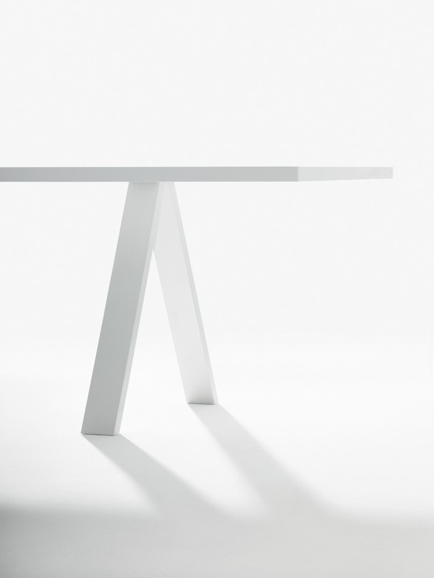 Rectangular Cross Table with V-Base 360x120 cm | Arper
