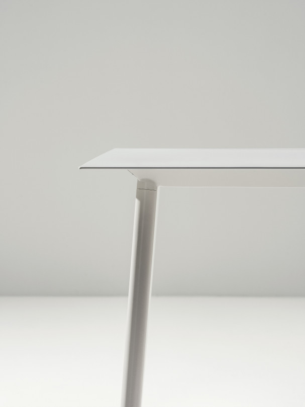 Table Onemm 4 legs Rectangular 200x100 cm | Arper